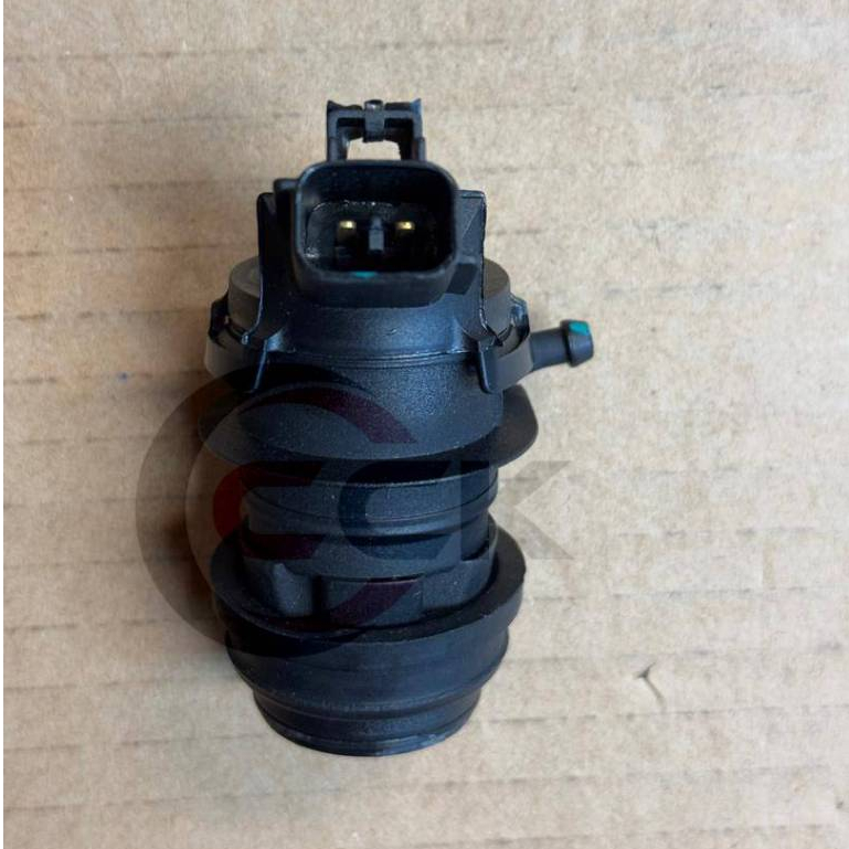 TOYOTA HILUX VIGO KUN25 / KUN26 2005 - 2015 YEAR WINDSHIELD WIPER TANK ...