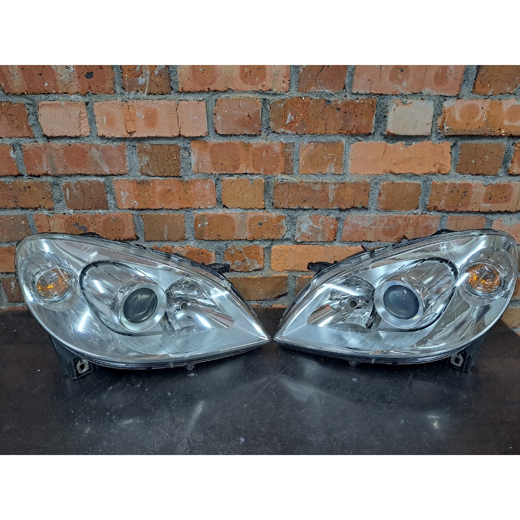 Mercedes Benz B180 W245 HALOGEN Type Front Head Lights Lamps Lampu ...