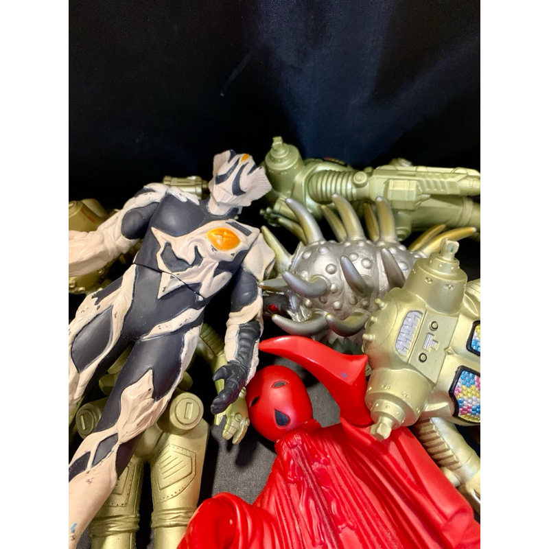 Bandai 4-6.5 inch Ultraman Kaiju Alien Ultra Monster Series Sofubi ...