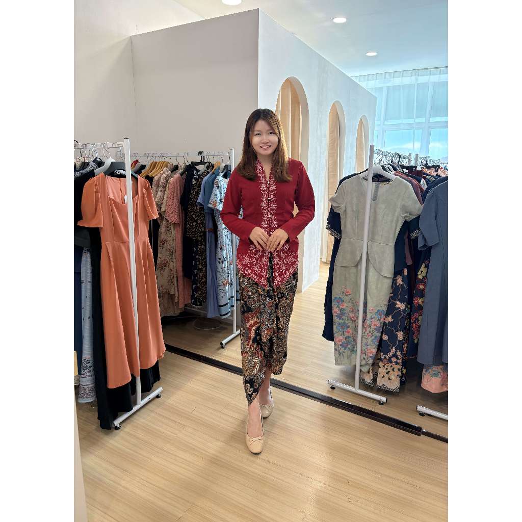 Full Set Floral Design Kebaya with Batik Pario Skirt Set Wear Formal Traditional Batik Kebaya ...