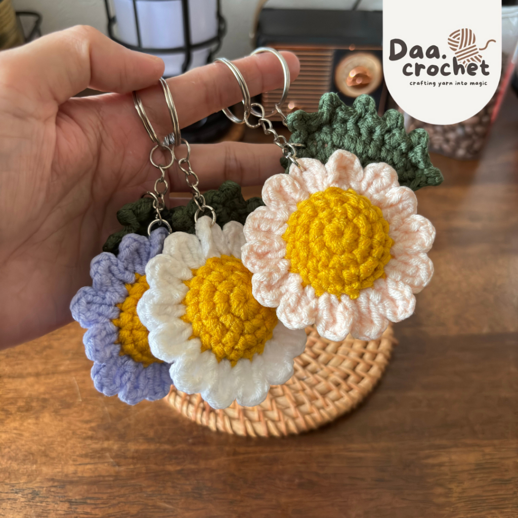 Handmade Daisy Flower Crochet Keychain 🌼 | Shopee Malaysia