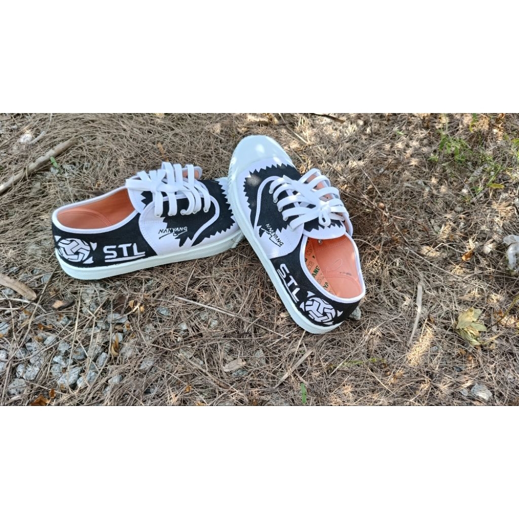 KASUT NANYANG KASUT SEPAKTAKRAW STL HITAM PUTIH NANYANG SHOES TAKRAW ...