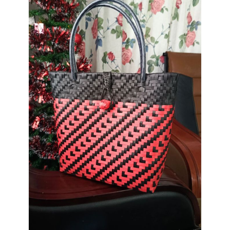 Beg Anyaman merah & hitam(ada butang) | Shopee Malaysia