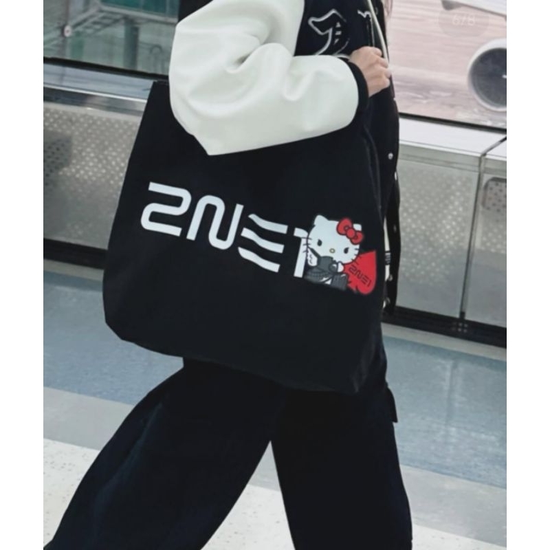 2NE1 TOTE BAG HELLO KITTY | Shopee Malaysia