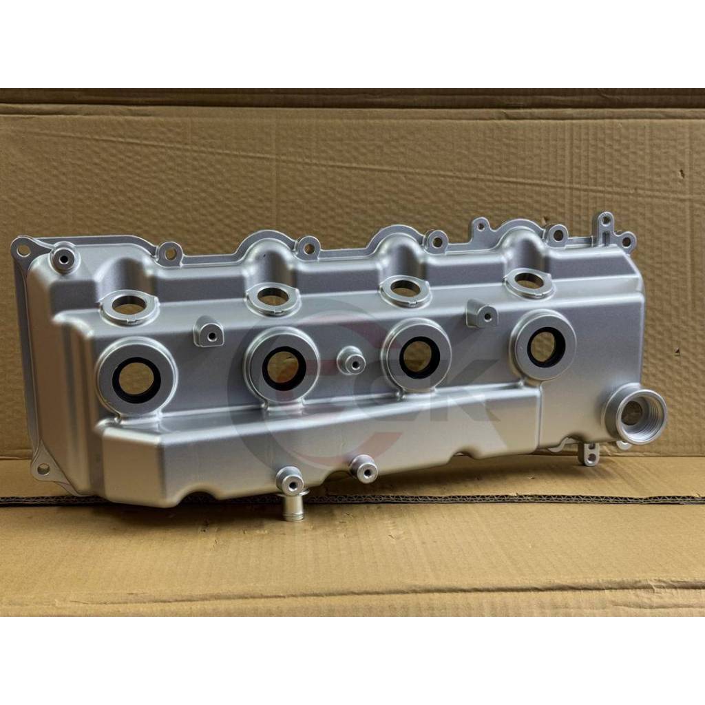 TOYOTA INNOVA TGN40 / HIACE VAN KDH200 VALVE COVER / ROCKER COVER WITH ...
