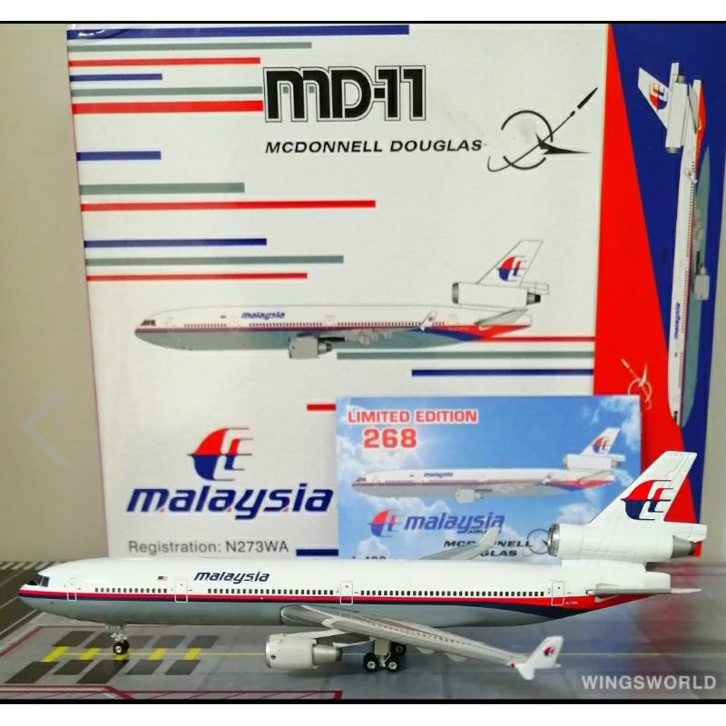 Malaysia Airlines McDonnell Douglas MD-11 Display model 1/400 Phoenix ...
