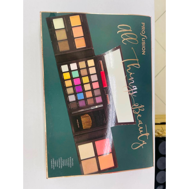 PROFUSION MAKUP Kit all Things beauty includes 24 eyeshadow applicators Makeup Set | Shopee Malaysia