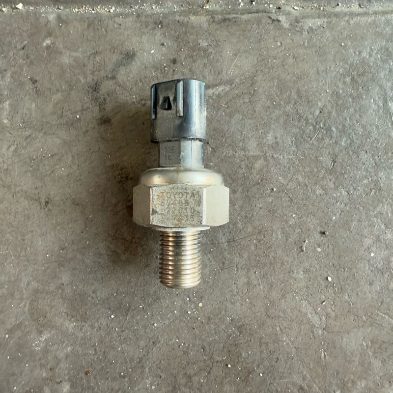 Toyota 1AZ D4 2.0cc Fuel Rail Pressure Sensor For Wish Caldina Isis ...