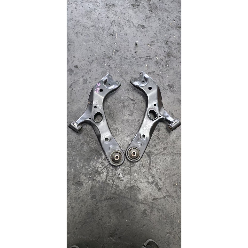 TOYOTA ALPHARD VELLFIRE AGH30 LOWER ARM SET | Shopee Malaysia