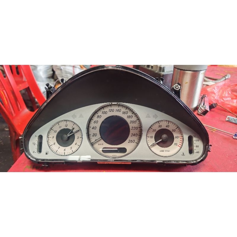 mercedes benz w211 meter used ori （white） | Shopee Malaysia
