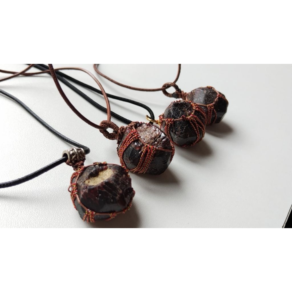 Natural Garnet Crystal Mineral The Root Chakra Healing Crystal ...