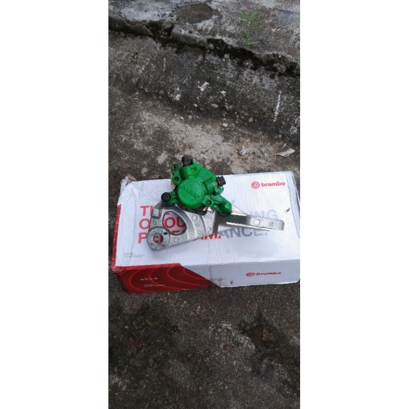 Brake clipper for Lc135 5s Y15 (Rear) siap breket (Set ori Yamaha ...