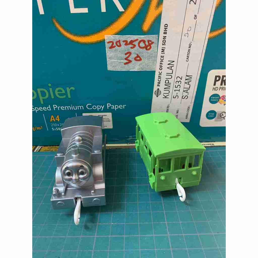 Preloved Tomy Plarail Thomas and Friends Silver Thomas set of 2 ...