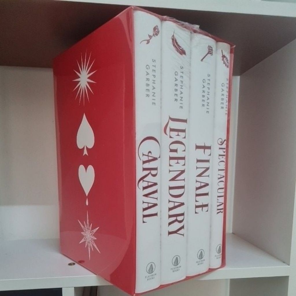 Stephanie Garber - Caraval Limited Holiday Edition Box Set (Hardcover ...