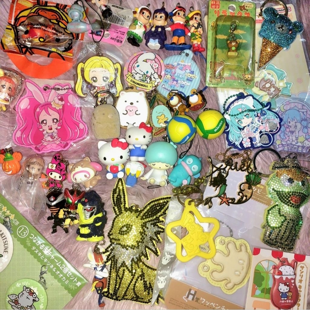 (Updated) Preloved Japanese Keychains / Trinkets, Anime keychains ...