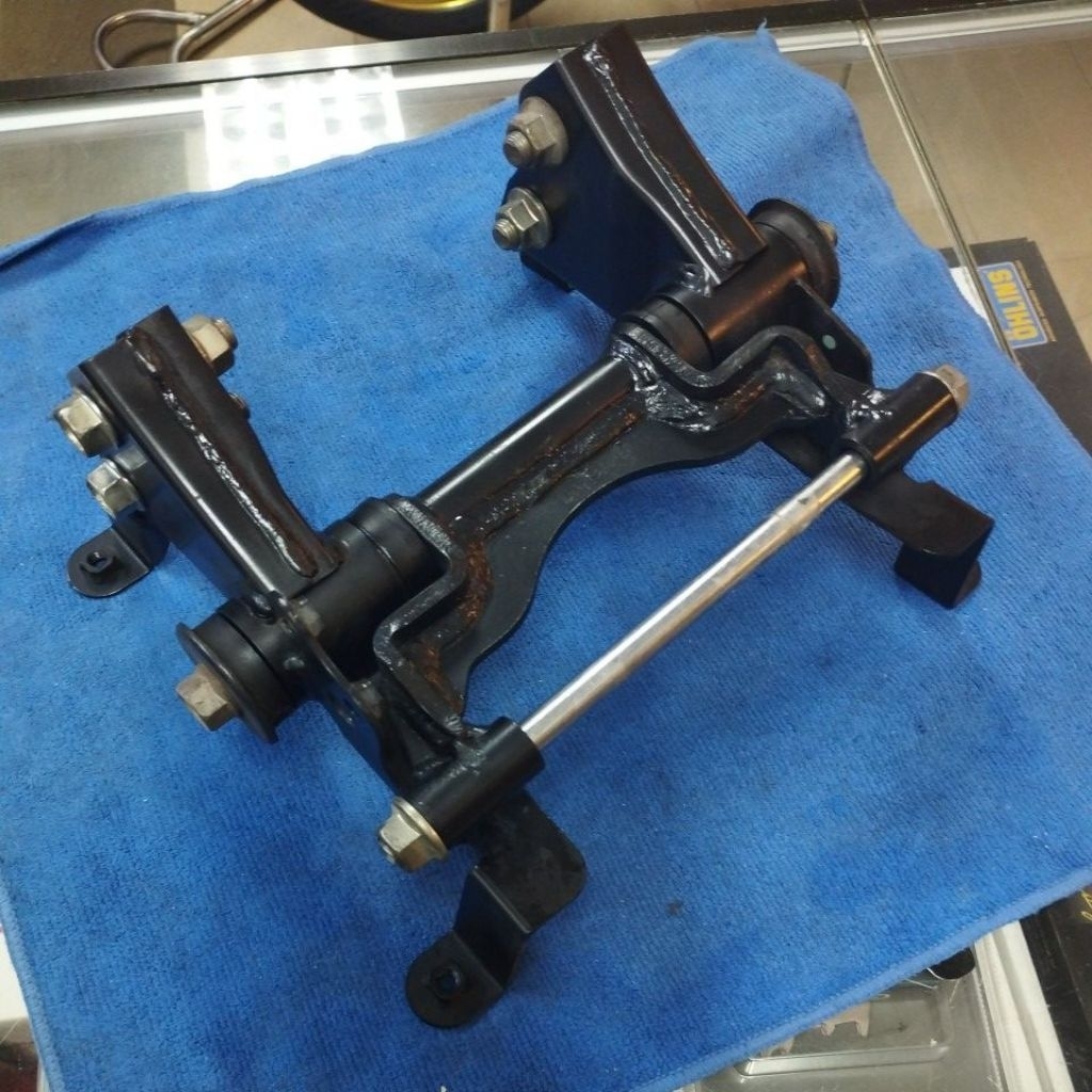 Kawasaki Ninja 250 / Z250 engine holder bracket original Kawasaki part ...