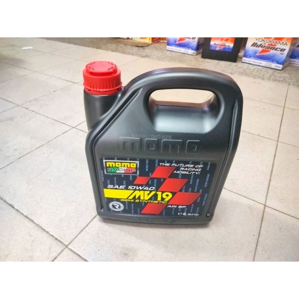 Engine Oil MOMO Racing/SEMI SYNTHETIC SAE10W-40 API SP MV19 4 Liter ...