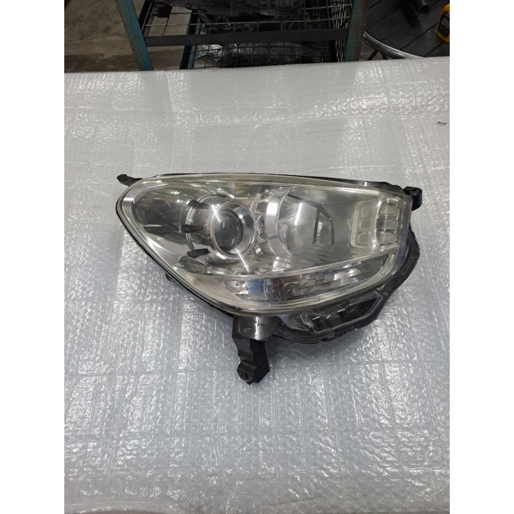 Headlamp/ Lampu depan kanan myvi lagi best ( SECONDHAND) | Shopee Malaysia