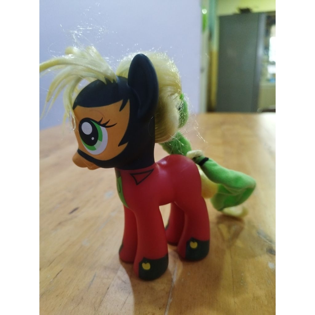 Hasbro 2010 My Little Pony Power Ponies Mistress Mare-velous Applejack ...
