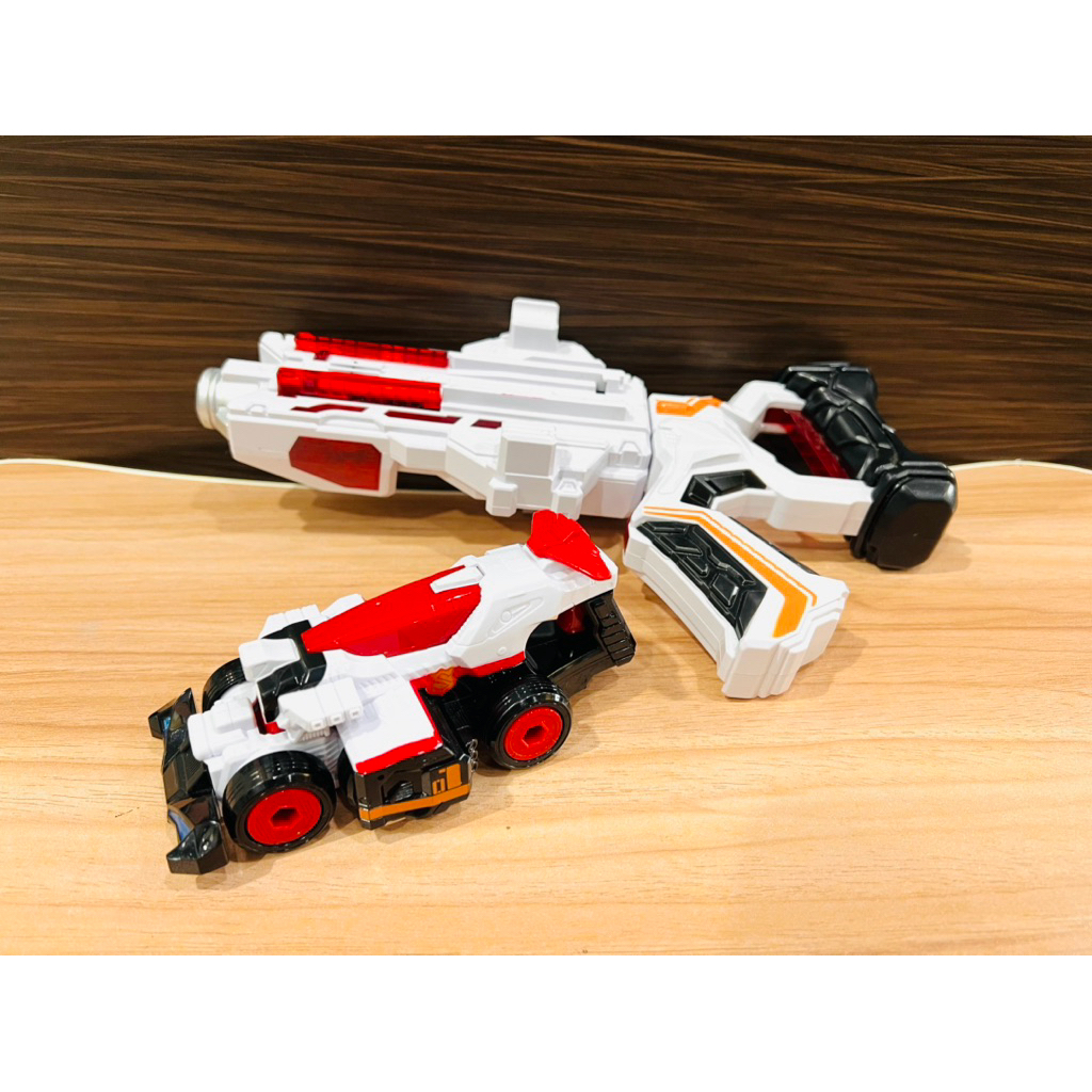 BANDAI Kaitou Sentai Lupinranger VS Keisatsu Sentai Patoranger DX VS ...