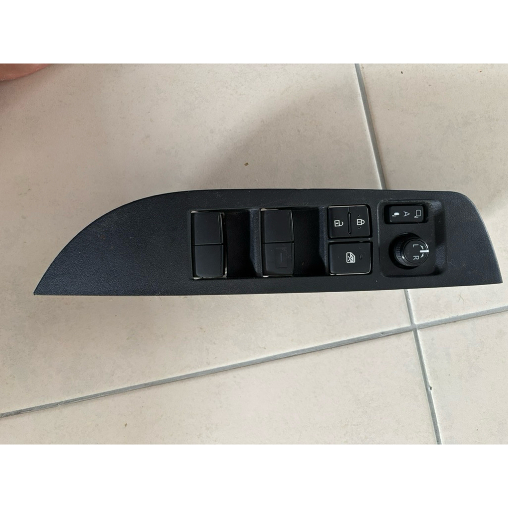 Toyota Corolla cross altis main driver door switch 84040-0A020 | Shopee ...