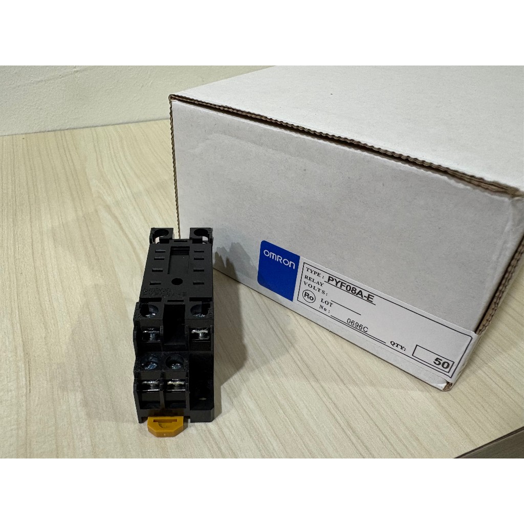 OMRON PYF08A-E 8 PIN RELAY BASE | Shopee Malaysia
