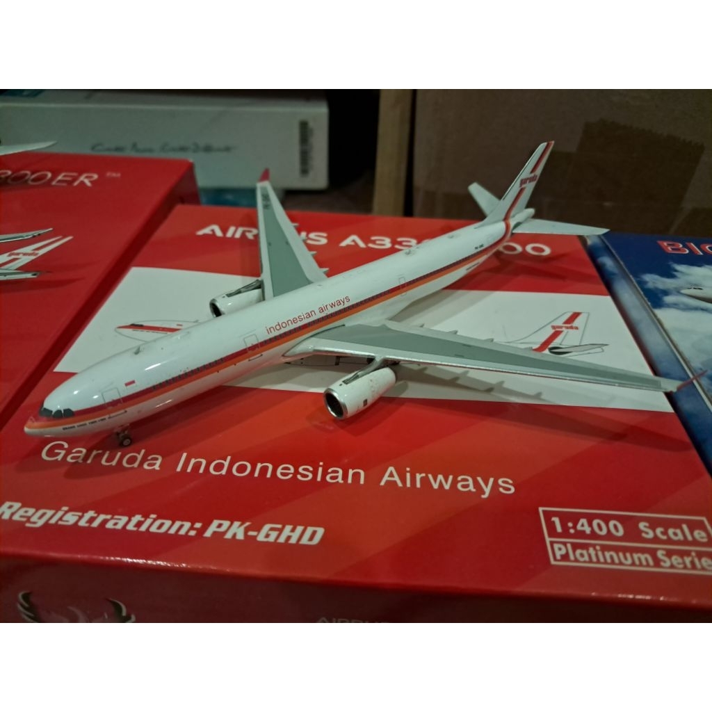 1/400 scale Garuda Indonesia Retro Livery/Colours Airbus A330-300 ...