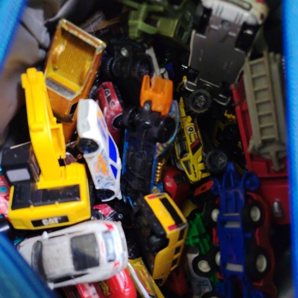 Random junk Hot Wheels, Matchbox, Tomica, Maisto diecast assorted ...