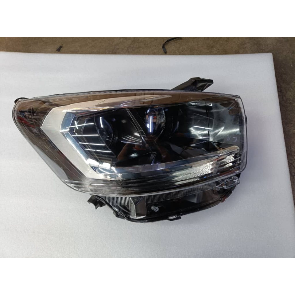 Perodua Axia SE (2014) – Head Lamp – Original Used (RH) | Shopee Malaysia