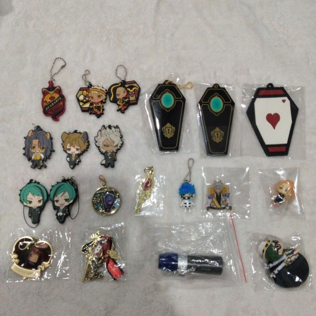 Twisted Wonderland keychain/Twisted wonderland /twst/Disney/genuine ...