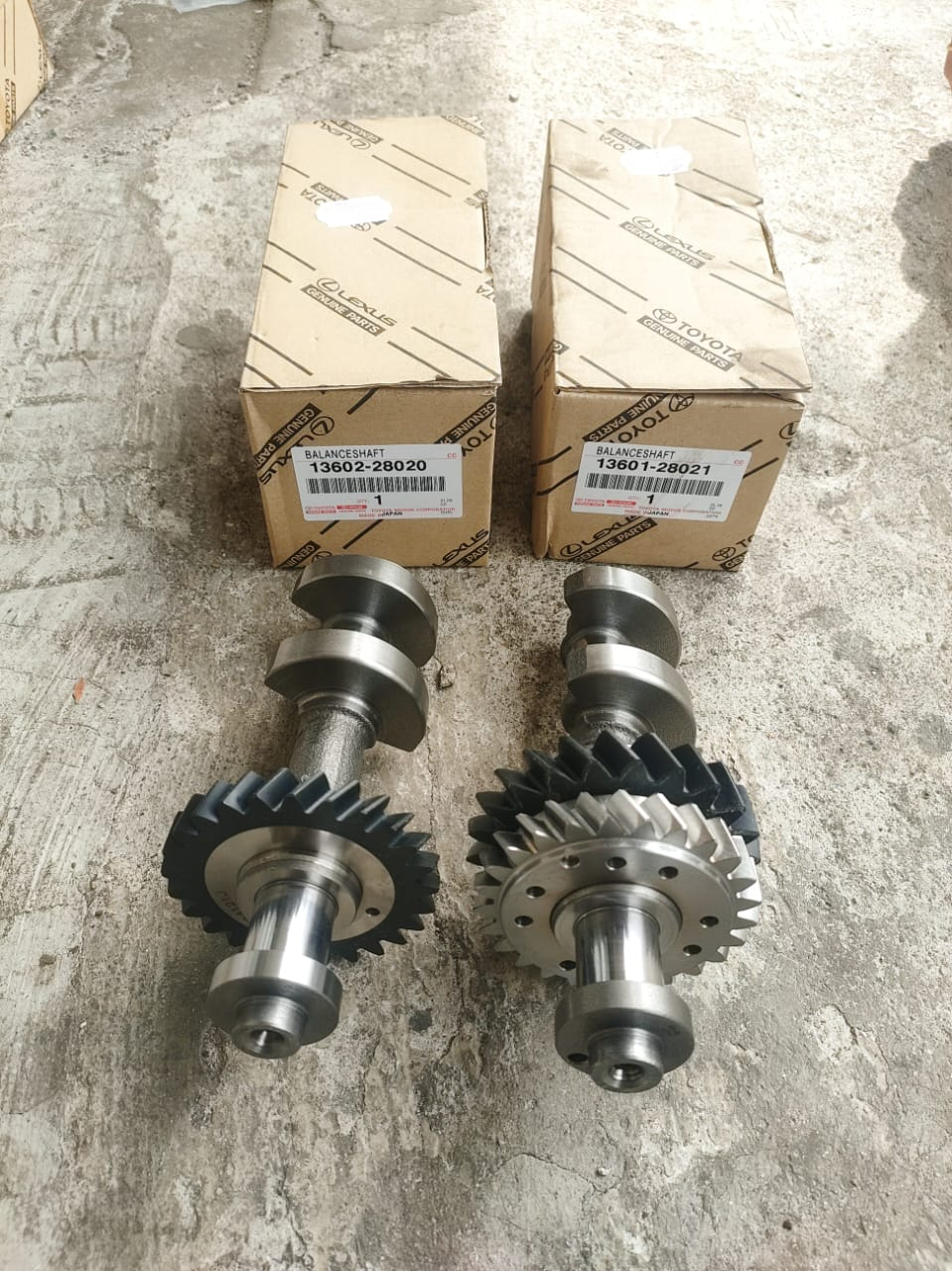 2PC 13601-28021 13602-28020 TOYOTA BALANCE SHAFT ESTIMA ACR30 ACR50 ...