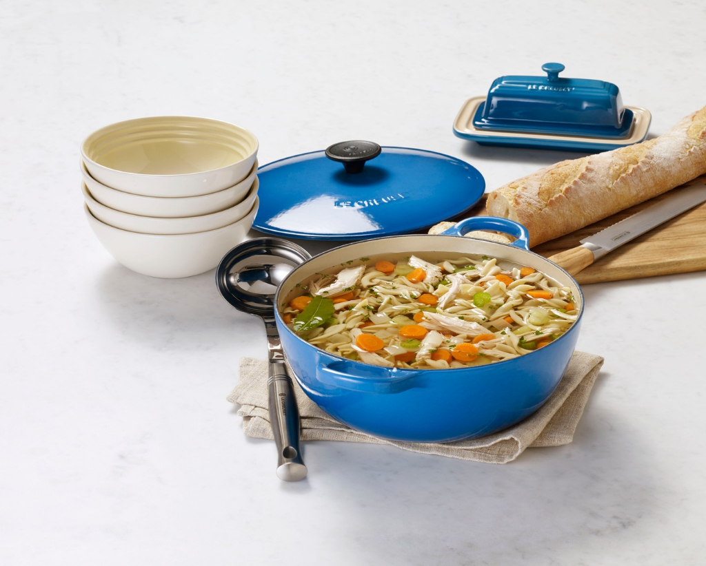 Le Creuset Stir-fry Marmite Classic Range 22cm - Caribbean Blue ...