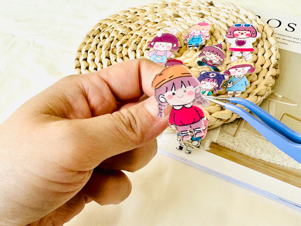 Cute Girl Brooch Pin Acrylic Badge with Pin Creative Cartoon Cloth Bag ...