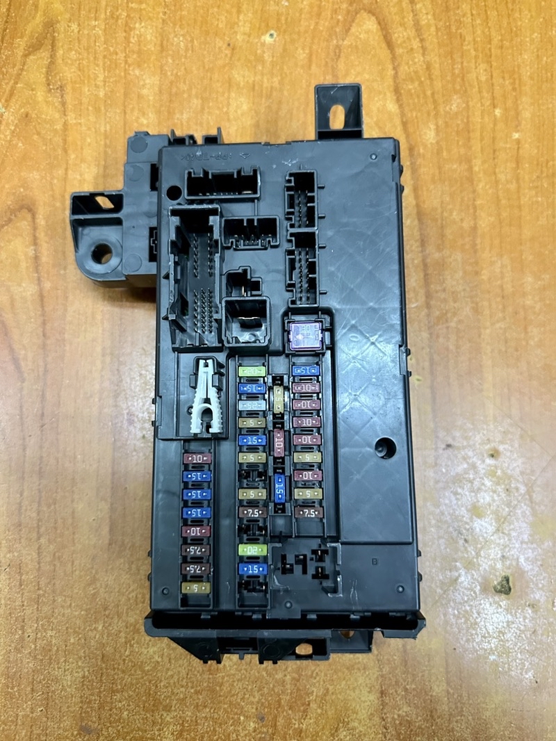 PERODUA AXIA FUSE BOX WITH FUSE 82600-BZD50 ( J-J ) USED ORIGINAL READY ...