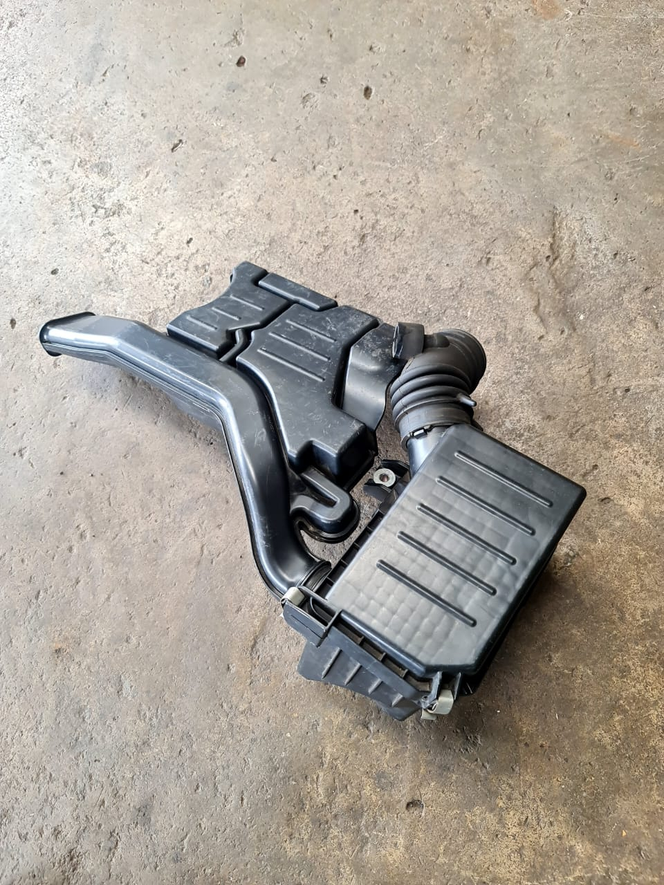 Original Used Bezza 1.0, Axia (2017-2022) Air Filter Box, Air Cleaner ...