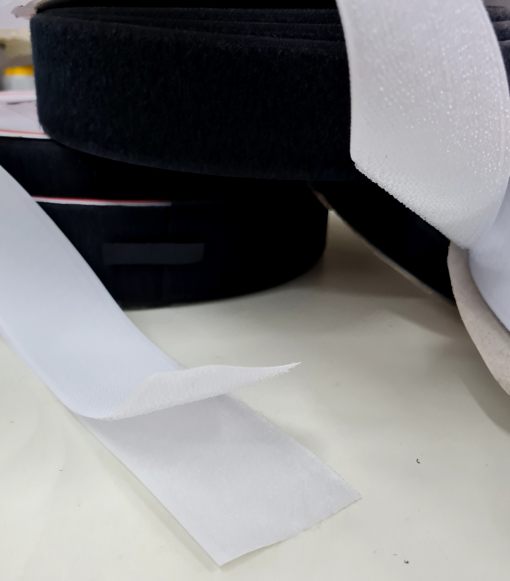 VELCRO TAPE HITAM & PUTIH (SET) / MAGIC TAPE / HOOK & LOOP MAGIC TAPE ...