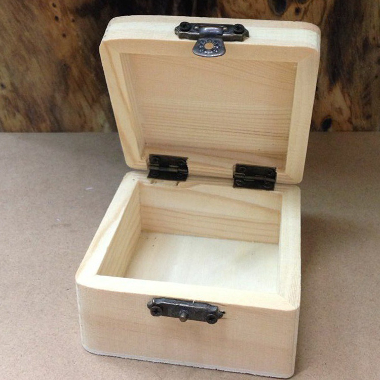Wooden pine wood box / Kotak Kayu 8cm x 8cm x 4.5cm | Shopee Malaysia
