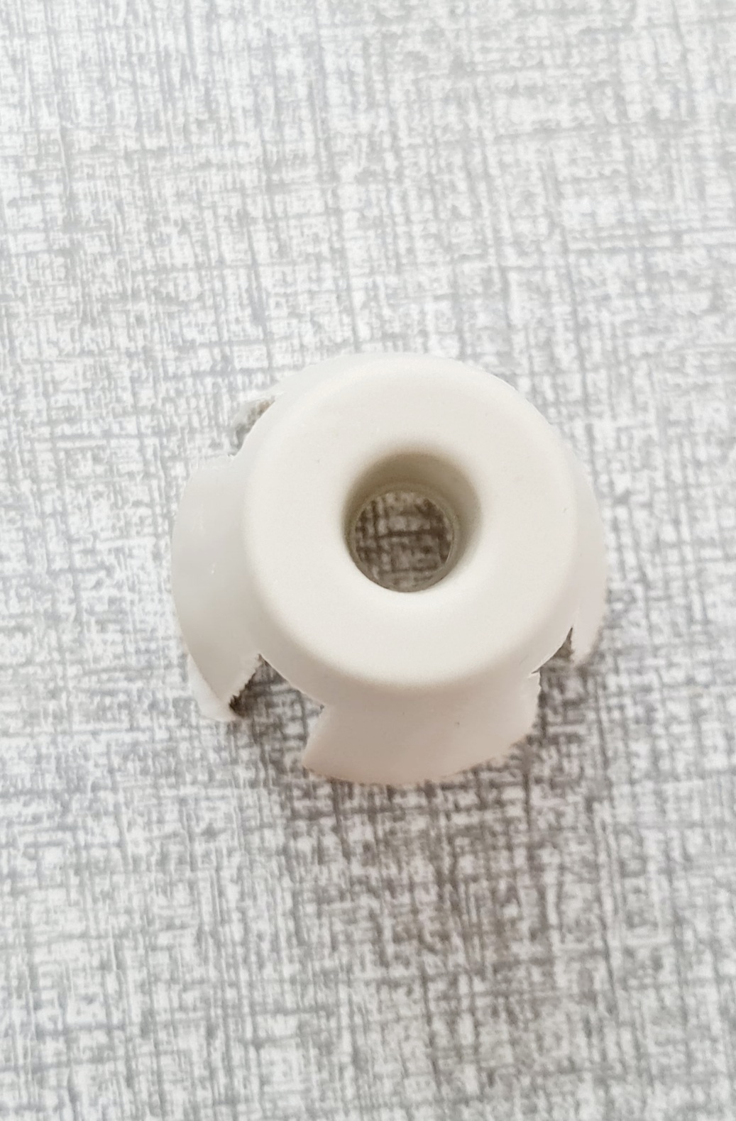 SPOOL RETAINER / COVER BENANG TIANG MESIN JAHIT INDUSTRI / SPOOL ...