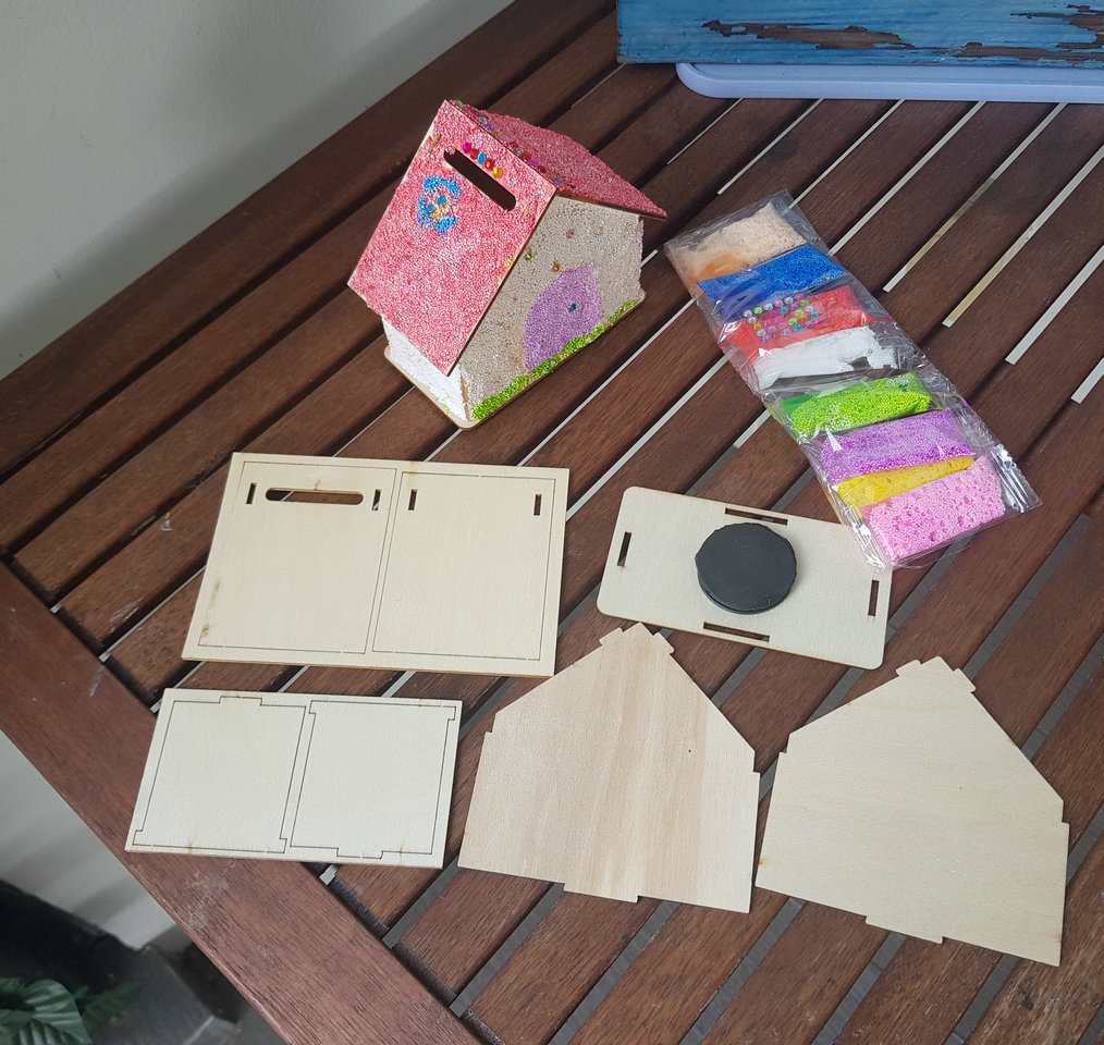 Kids Creative Art Wood Coin Bank House Snow Mud Clay Craft Kit Birthday ...