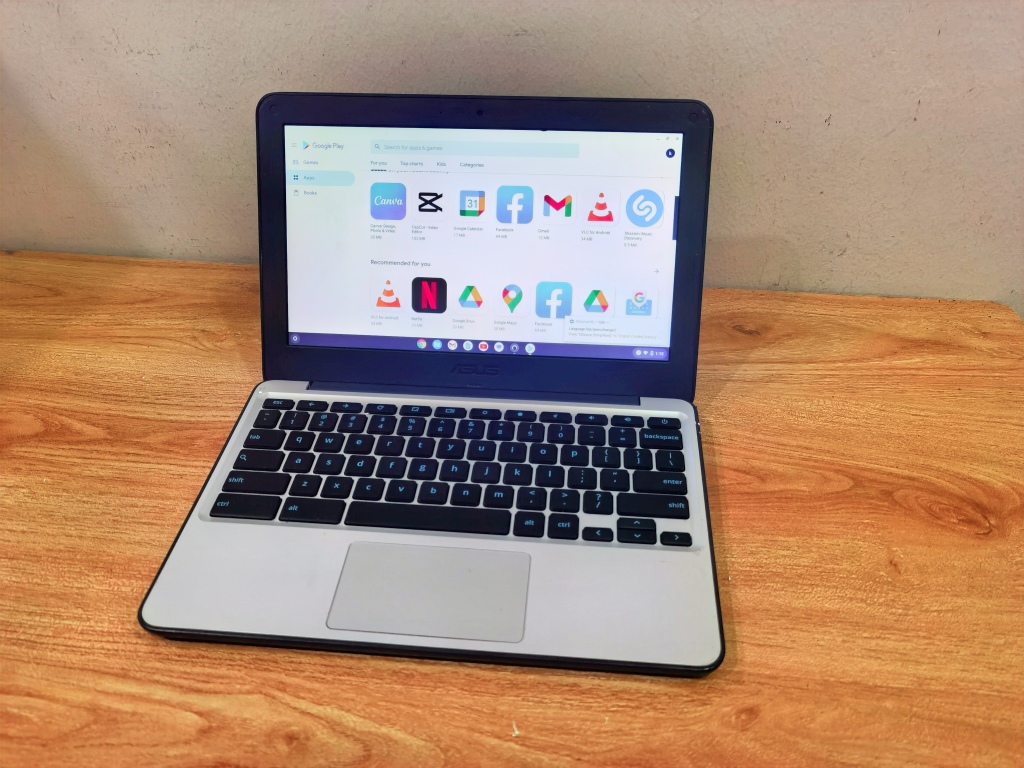 ASUS ChromeBook C202s ( Play Store) - Intel Celeron N3160 / 4GB RAM ...