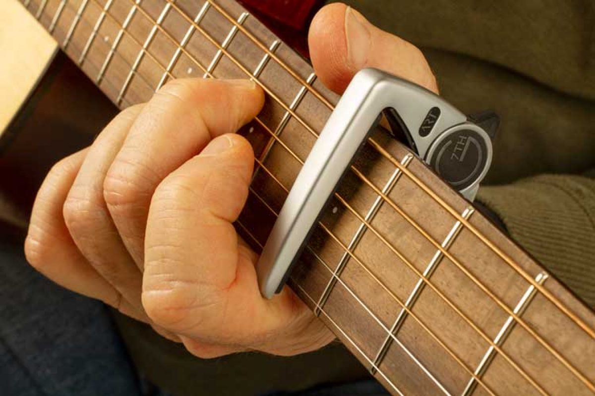 G7th G7 Performance 3 Celtic Gold Silver Black Special Edition Guitar ...