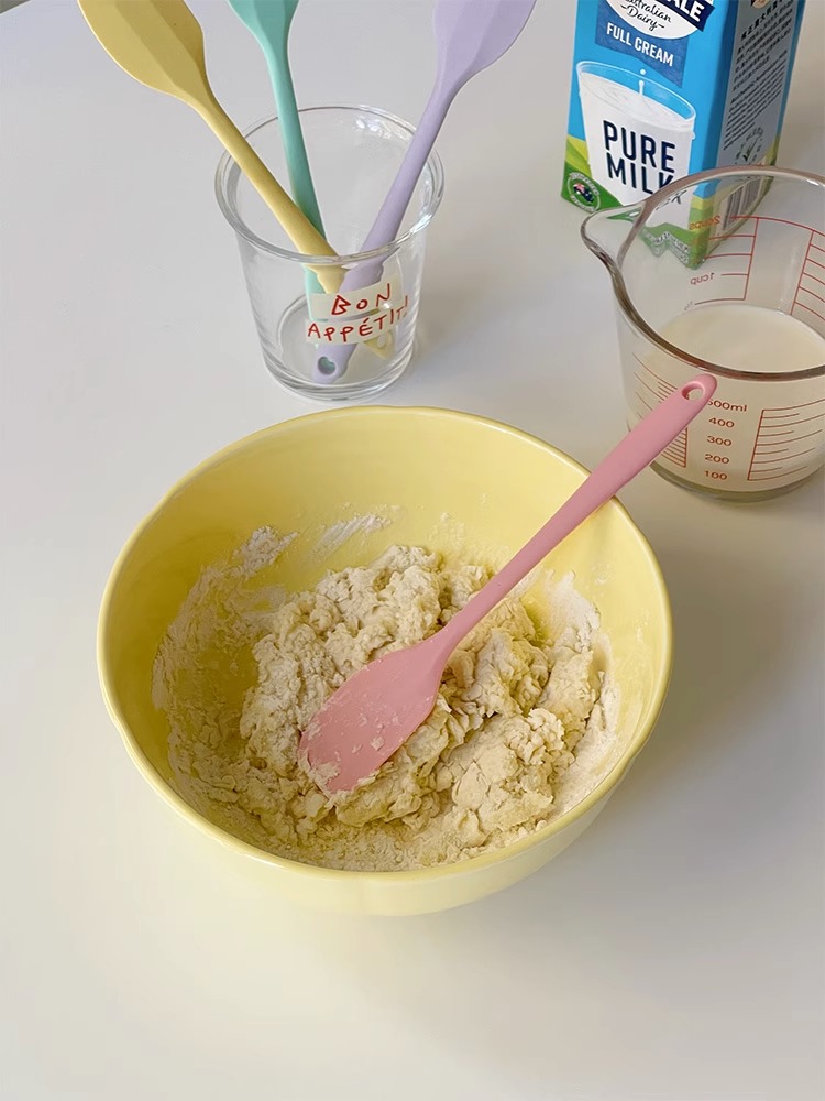 【JS Bakery Store】Candy color one-piece silicone scraper brush ...