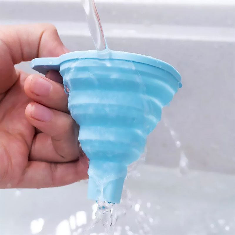 𝐏𝐑𝐀𝐂𝐓𝐈𝐂𝐀𝐋 Handy Silicone Hanging Funnel Foldable Rubber Hopper Kitchen ...