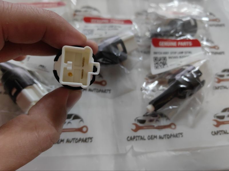 ORIGINAL Brake Switch Perodua Myvi Old Lagi Best / Viva / Alza / Axia G ...