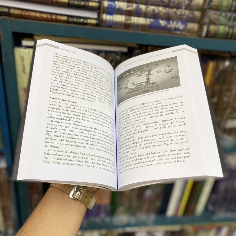 PERANG DUNIA KEDUA - ADAM LENIN | Shopee Malaysia
