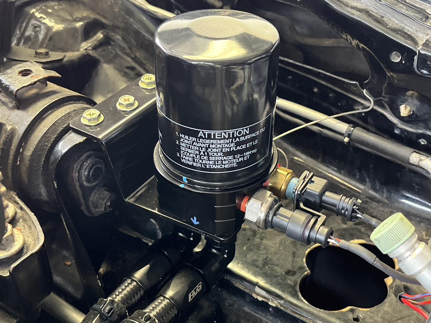 Works Engineering Oil filter/ Cooler Relocation Sandwich Adapter AN8 ...