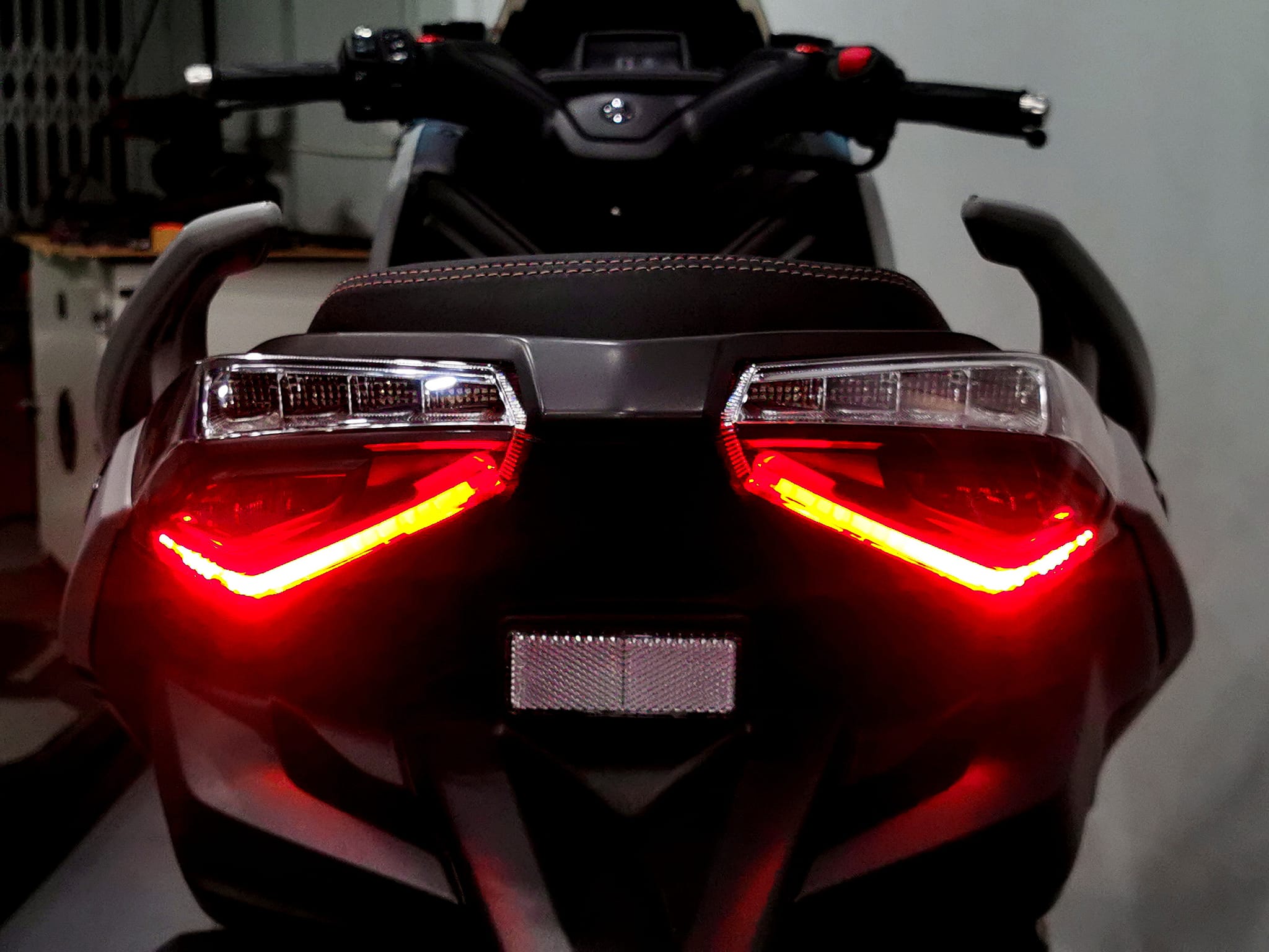 Xmax V2 Rear Lamp Cover Smoke,Clear Albino,Yamah Xmax250 2023 | Shopee ...