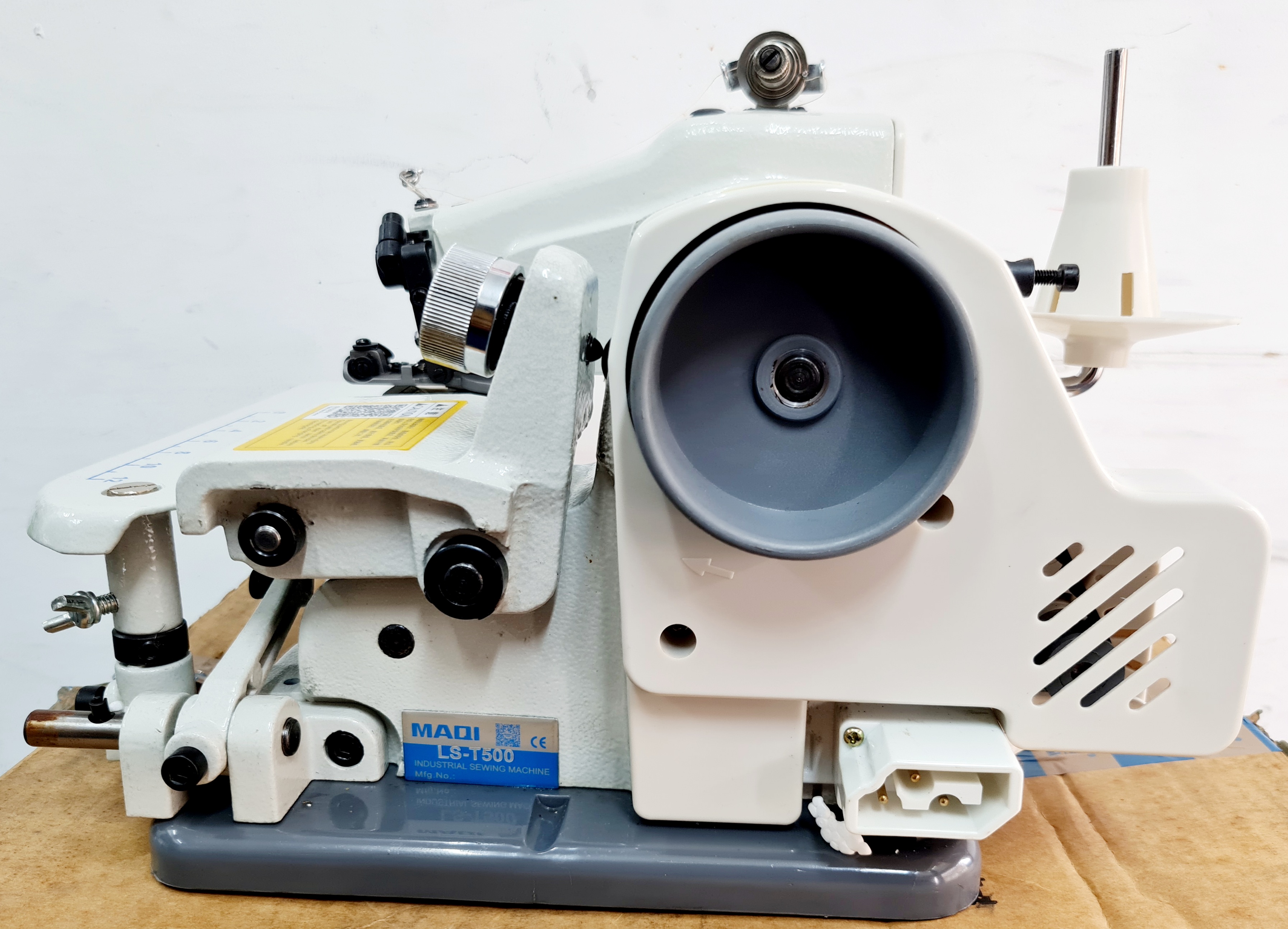 DESK-TYPE BLIND STITCH SEWING MACHINE (MAQI BRAND) / MESIN JAHIT BLIND ...