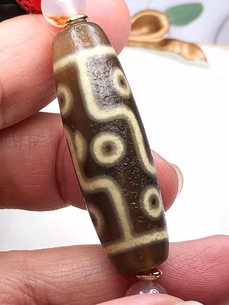 Tibetan Dzi Beads Nine Eyed Dzi Bead 藏传老矿高油九眼天珠 45.1x13.8mm | Shopee ...