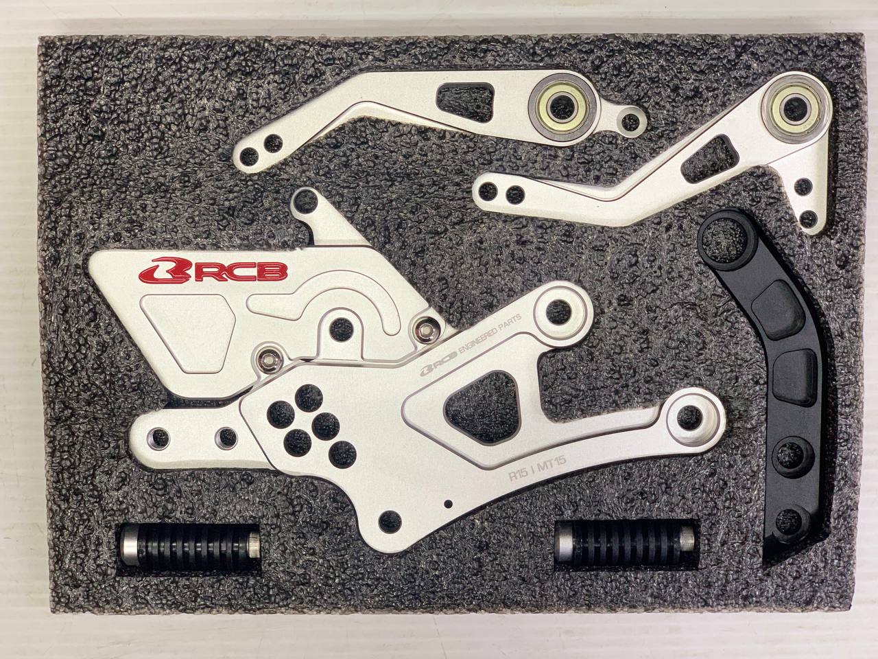 RCB FOOTREST SINGLE SET S2-V2 R15 R15-V3 & V4 / R15M MT15 - SILVER ...